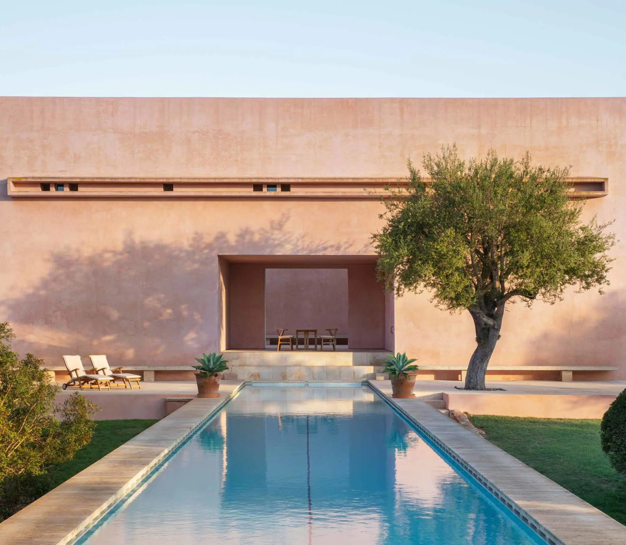 A Hotel Life - Future Forward Hotels & Travel